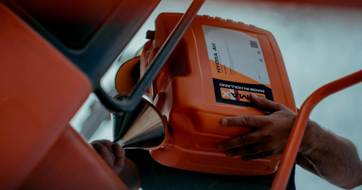 Rymax Lubricants | What is a friction modifier and how does it work?